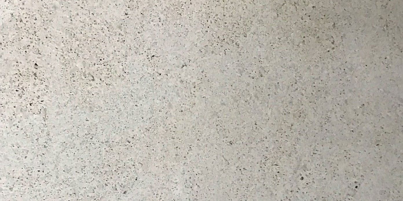 Witsteen - zachte kalksteen afkomstig uit Frankrijk, Portugal of Turkije.